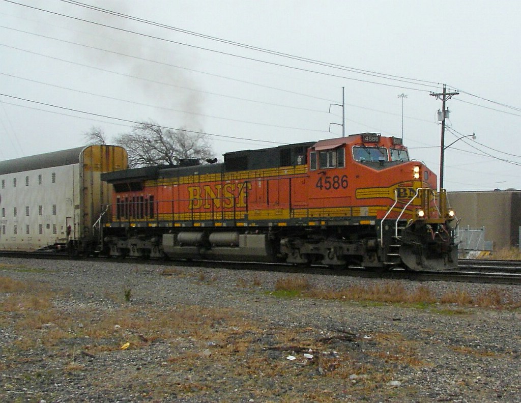 BNSF 4586